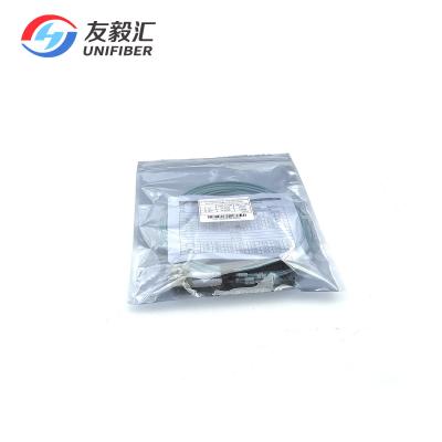 中国 LC/UPCのブレイクアウト パッチ ケーブルの多重モードOM3水2MのタイプBへの8中心MTP （女性） 販売のため