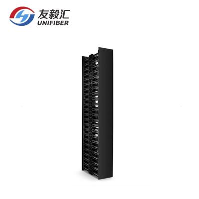 Cina Vertical Dual Sided Cable Manager, 45RU, Bend Radius Plastic Finger Duct, 4.9 in. Wide in vendita