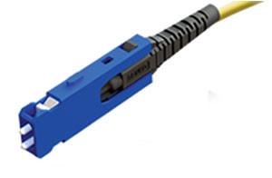 中国 CS/SNは繊維光学Patchcord 400Gのデータ センタの高密度のケーブルで通信する耐久財を二重にします 販売のため