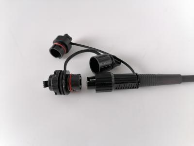 China Cable del remiendo de la fibra óptica de la envoltura SC/APC G657A1 de FTTH LSZH en venta