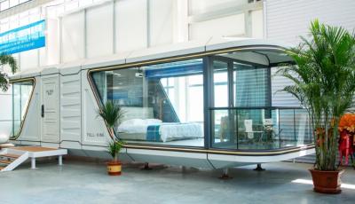 China FULL KING B7 Prefabricated Outdoor Villa Mobile Modular Capsule Room Commercial Space Prefabricated Capsule With Balcony And Door Lock for sale