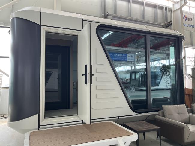 FULL-KING M20 Space Capsule exterior view