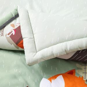 Crib bedding set with animal cartoon design