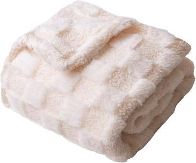 Cina Coperta per neonati a scacchi 30x40 pollici in poliestere ultra morbido bianco sporco in vendita
