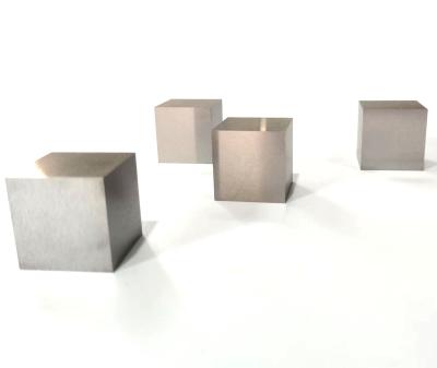Cina 1kg 38*38*38mm 99.95% Pure Tungsten Cube Metal Polished Surface in vendita