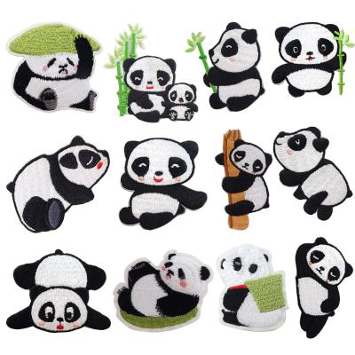 Cina Ferro sveglio del panda 7C del fumetto sulla toppa del ricamo per l'abbigliamento del rivestimento in vendita