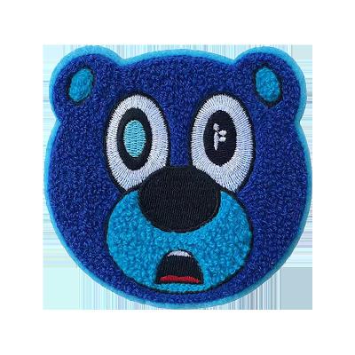 Cina Disegno personalizzato Lettera di chenille ricamata Patch Iron su ricamo Patch per abbigliamento in vendita