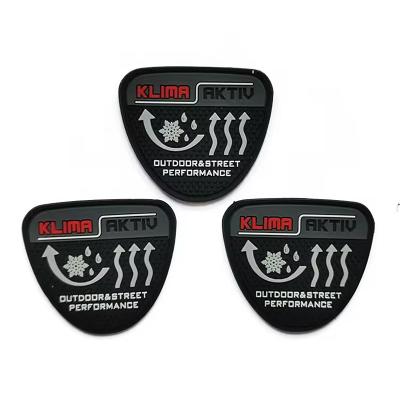 Cina Logo personalizzato 3D PVC Patch Abbigliamento Abbigliamento in rilievo creare un design Patch di silicone Cappelli militari in vendita