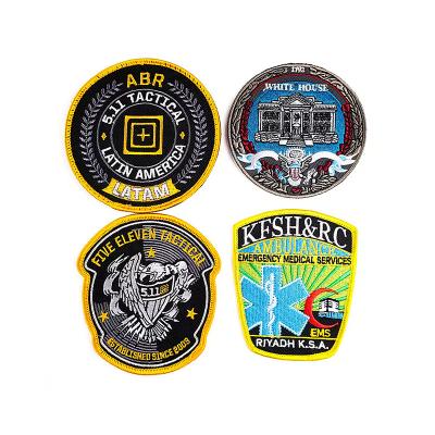 Cina Patch di ricamo con ferro di confine incastro Patch di logo ricamato personalizzato in vendita