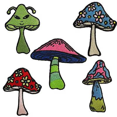 China Venda a retalho de patches bordados personalizados com borda entrelaçada para roupas / chapéus / bolsas à venda