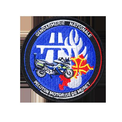 China Patches de bordado de logotipo de marca personalizado com gancho e laço à venda