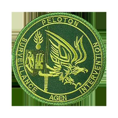 Cina Patch di logo in tessuto ricamato con attacco di gancio per cappelli e abbigliamento personalizzati in vendita