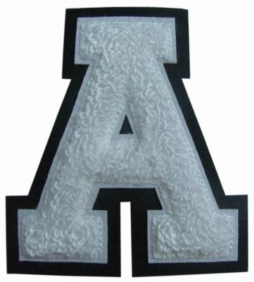 Cina Regalo su ordinazione variopinto decorativo di affari delle lettere di squadra di college della ciniglia in vendita