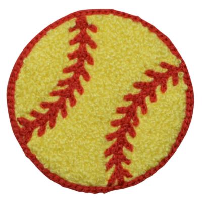 Cina Toppa di softball della ciniglia - palla di sport, distintivo 2-3/8 del rivestimento di Letterman» (ferro sopra) in vendita