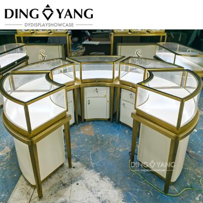 China Cornos de vidro curvos dobrados a quente Jóias Exibição Vitrine Design de moda moderna à venda