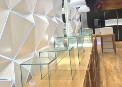 Cina Illuminazione di fascia alta Attraente Gioielleria Casse espositive / Gioielleria in vendita