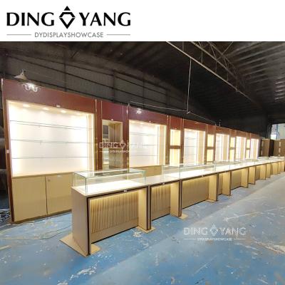 Cina Vitrine di legno e vetro classici per gioielli, fabbrica produttori fornitori offrono il design 3D OEM ODM servizio personalizzato in vendita