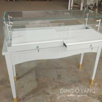 China Simple Beautiful Jewelry Showcase Display With High - End Led Light for sale