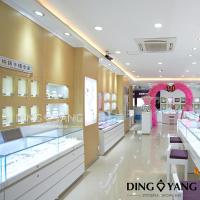 China Jewelry Store Lockable Showroom Display Cases for sale