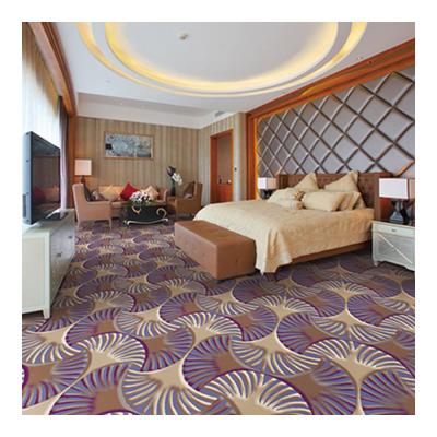 Cina Serie porpora con gli elementi Wilton Woven Carpet del fan del cerchio e del fiore in vendita