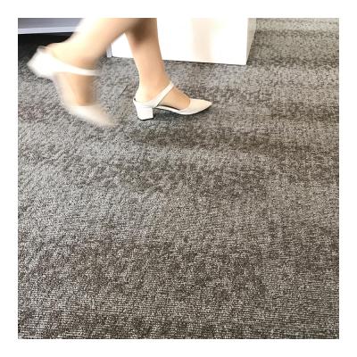 Cina Le mattonelle di nylon commerciali del tappeto indossano la superficie di nylon delle garanzie con la protezione del PVC in vendita