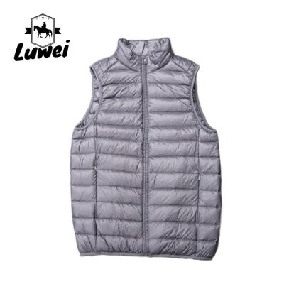 Cina Maglietta a maglia personalizzata Inverno Casual Grande Dimensione Polyester Utility Compressione leggera di cotone Slim Vesti da uomo con tasche in vendita