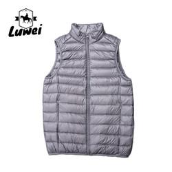 Cina Maglietta a maglia personalizzata Inverno Casual Grande Dimensione Polyester Utility Compressione leggera di cotone Slim Vesti da uomo con tasche in vendita