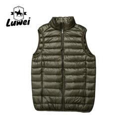 Cina Maglietta a maglia personalizzata Inverno Casual Grande Dimensione Polyester Utility Compressione leggera di cotone Slim Vesti da uomo con tasche in vendita