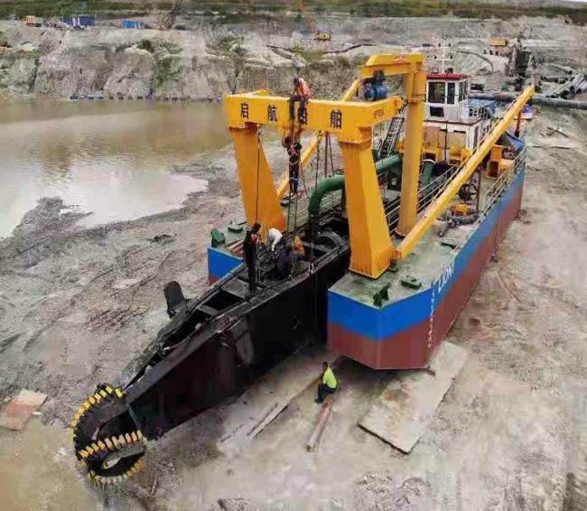 Full Hydraulic 12 Inch Cutter Suction Sand Dredger