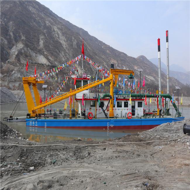 Diesel Engine 8inch Cutter Suction Sand Dredger for River Mud