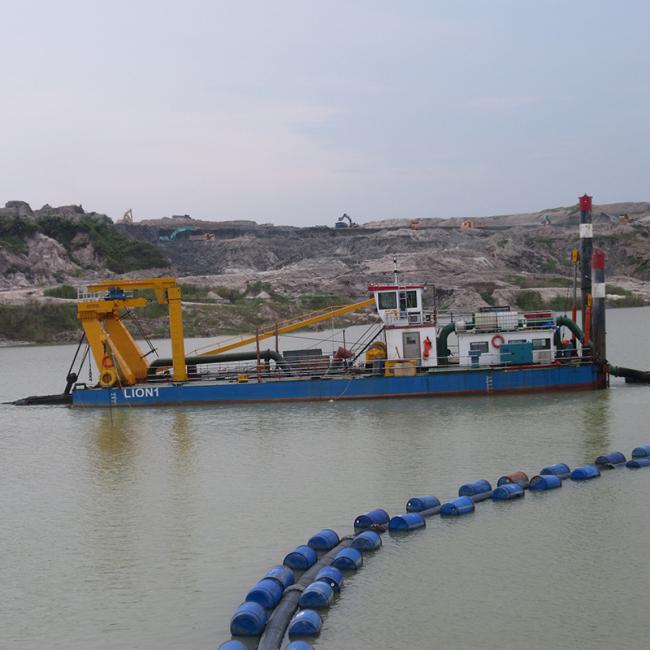 18 Inch Main Power 895kw Speed 1800r/Min Dredging Machine for Beach Nourishment