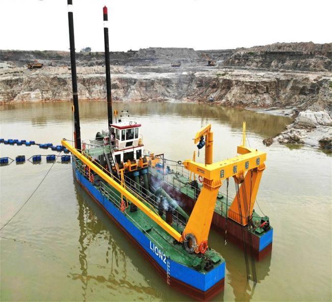 Water Flow 5000m3 Cutter Suction Dredge Sand Machinery for Mud