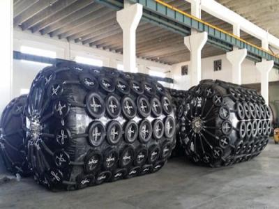 Cina Cuscino ammortizzatore riempito di gomma piuma 500mm*1000mm del terminale militare del porto di Beierte in vendita