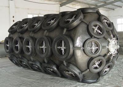 Cina diametro 800mm lungamente Marine Fenders Good Resilience riempita di gomma piuma di 400mm in vendita