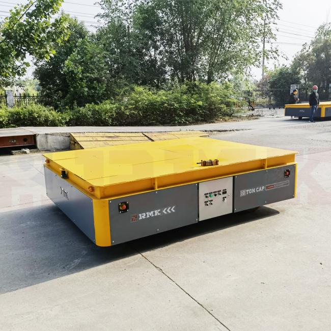 Hydraulic lifting trackless transfer carts