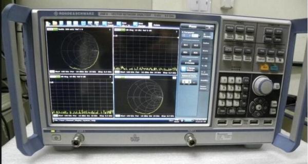 Rohde et équipement de test utilisé par ports de l'analyseur de réseau de vecteur de Schwarz ZNB8 2