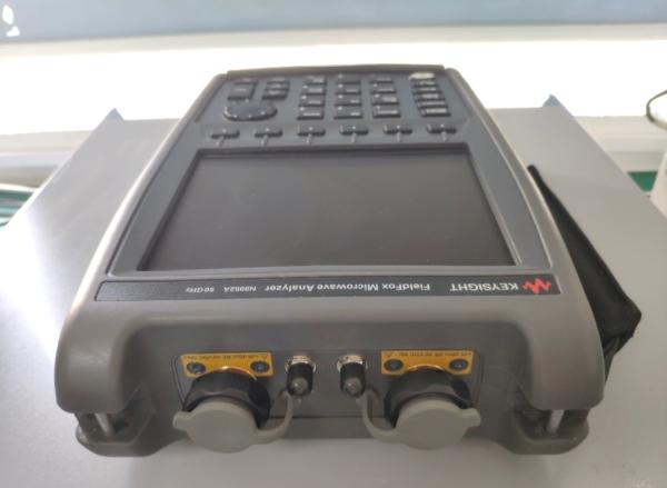 Portable Keysight Agilent N9952A FieldFox Handheld Microwave Analyzer, 50 GHz
