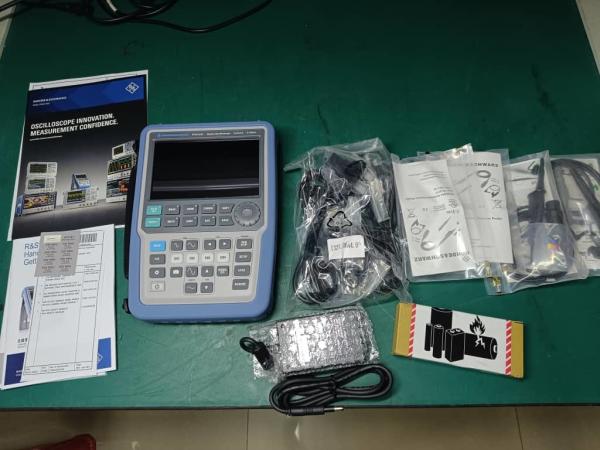 Rohde And Schwarz Scope Rider Handheld Oscilloscope RTH1004  60 MHz To 500 MHz