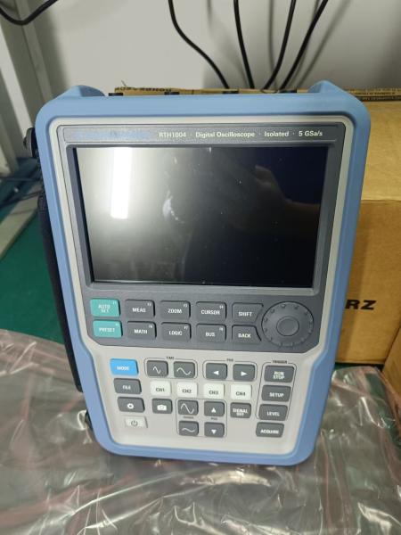 Rohde And Schwarz Scope Rider Handheld Oscilloscope RTH1004  60 MHz To 500 MHz