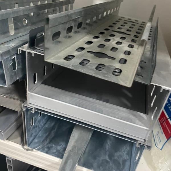 Quality 8 Inch Perforated Types Kabel Tray Stainless Steel Medium Or Heavy Duty for sale