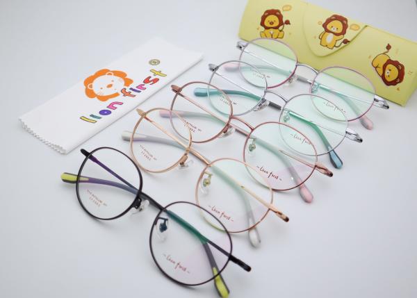 Quality Durability Guaranteed Kids' Bate Titanium Frame Eyewear LF 2002 for sale