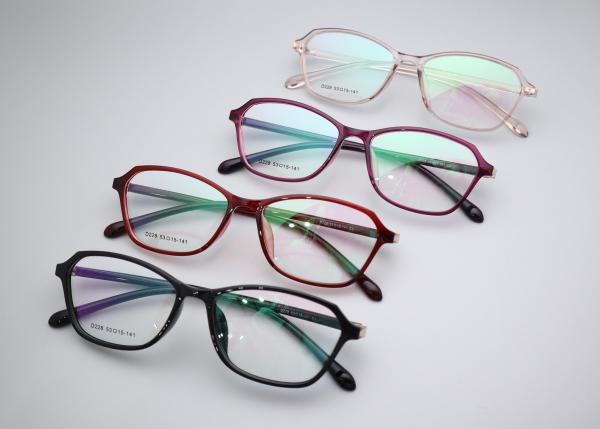 Quality Small-Framed Ultra-Light Tr90 Frame Round Memory For Comfortable Wear for sale