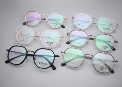 China Square Metal Frame Eyeglasses Sleek Framework With Flex Temple Length for sale