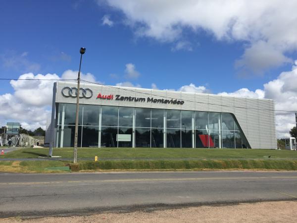 Quality Galvanized Light Steel Structural Workshop For Auto Service Shop for sale