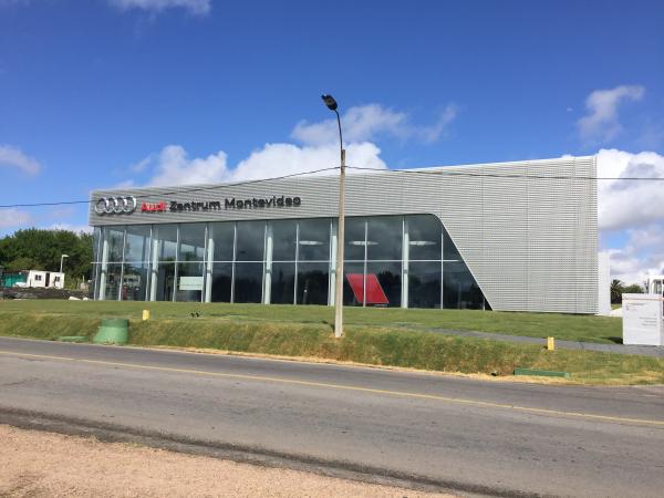 Quality Galvanized Light Steel Structural Workshop For Auto Service Shop for sale