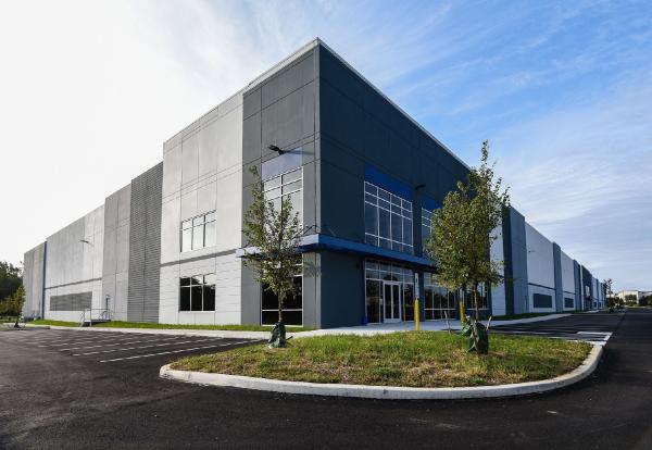Quality Prefabricated Steel Structure PEB Building Construction Ceramic Tile Factory Building for sale