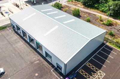 China Prefabricated Cold Storage Metal Frame Light Sandwich Panel Prefab Building Structure Turnkey Heavy Warehouse for sale
