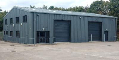 중국 맞춤형 Q355B 사전 설계 모듈형 사전 제조 산업 창고 철강 구조 건물 건설 판매용