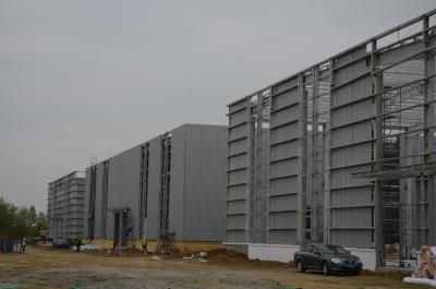 China Pre-engineered Anti Corrosion Steel Structure Frame Industrial Warehouse Workshop With Certification for sale