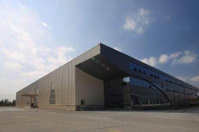 Cina Edifici prefabbricati con facciata continua in vetro e connessioni bullonate ad alta resistenza per negozi, uffici, mostre e centri commerciali in vendita